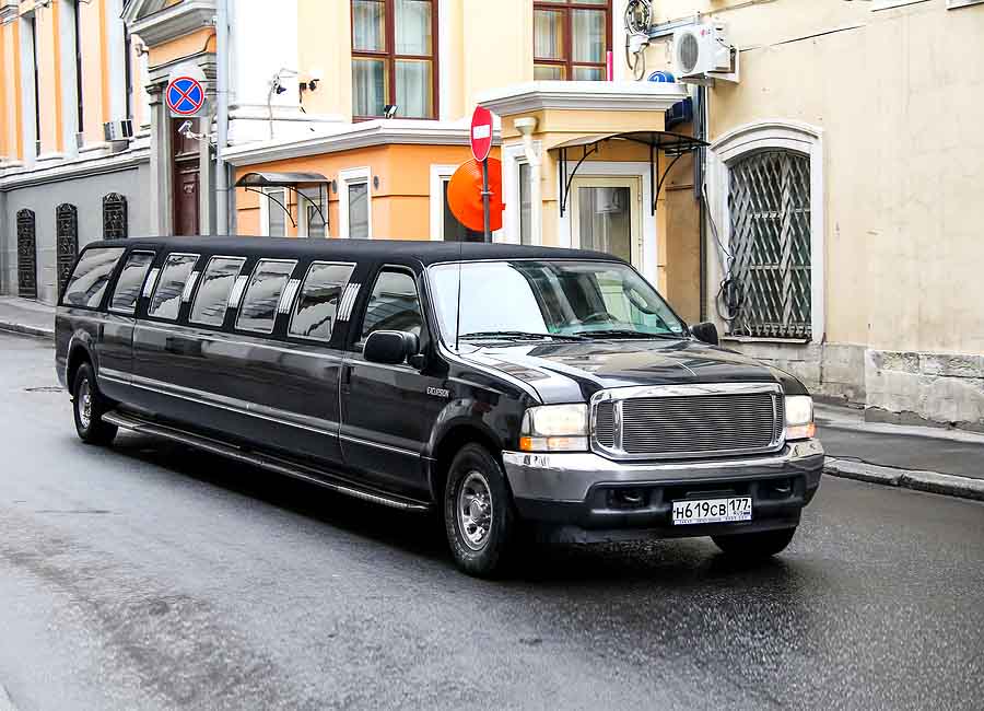 Calgary Luxury Limousine - Limo Rental - Chauffeured Service